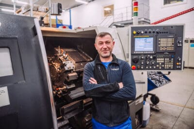 Open jobs for metal CNC machine operators | Hanswork | Apply